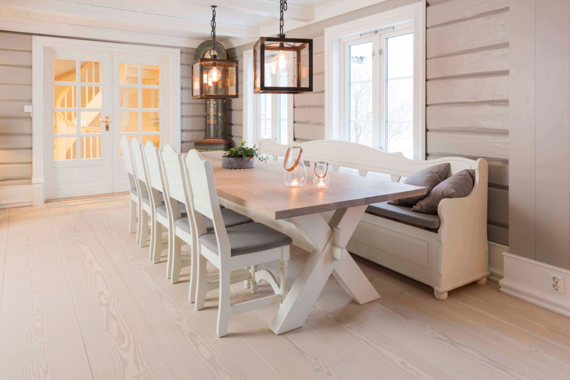 Kongsgård spisestue med X-fot bord - kvande & nordvik